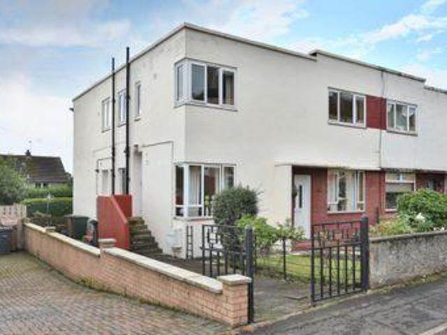 3 Bedrooms Flat for sale in 48 Northfield Farm Avenue, Northfield, Edinburgh EH8