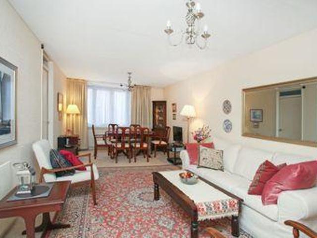 3 Bedrooms Flat for sale in 5/6 Saunders Street, Stockbridge, Edinburgh EH3