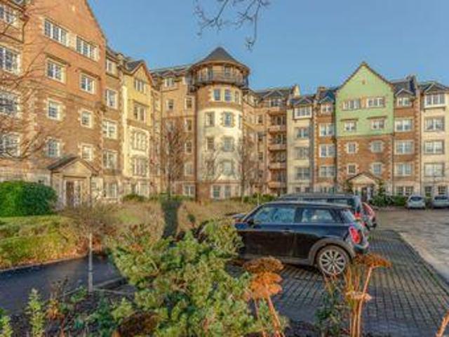 3 Bedrooms Flat for sale in 8/12 New Cut Rigg, Trinity, Edinburgh EH6