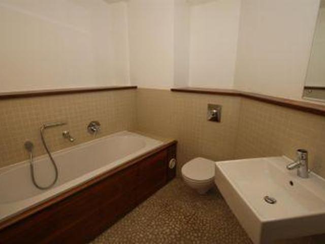 3 Bedrooms Flat for sale in Cotton Street, Manchester M4