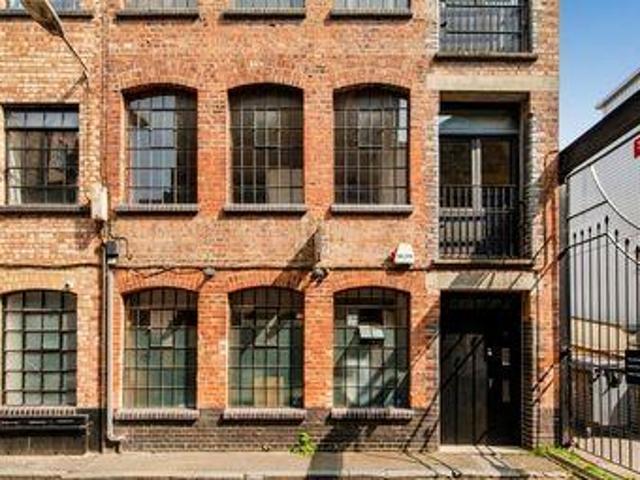 3 Bedrooms Flat for sale in Cottons Gardens, London E2