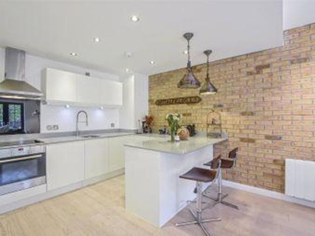 3 Bedrooms Flat for sale in Colefax Building, 23 Plumbers Row, London E1