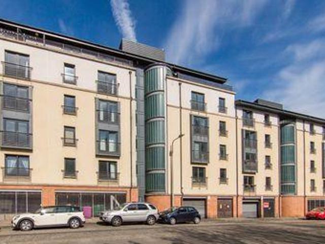 3 Bedrooms Flat for sale in Cables Wynd, Leith, Edinburgh EH6