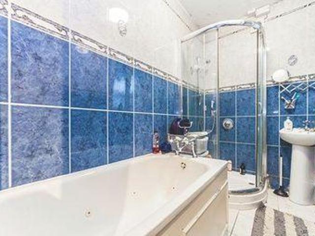 3 Bedrooms Flat for sale in Canrobert Street, London E2
