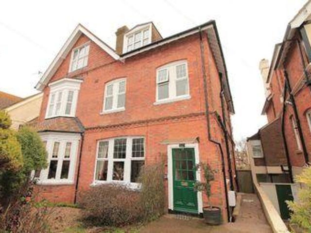 3 Bedrooms Flat for sale in Cantelupe Road, Bexhill On Sea, East Sussex TN40