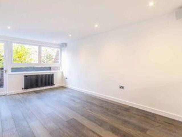 3 Bedrooms Flat for sale in Carnoustie Drive, Islington N1