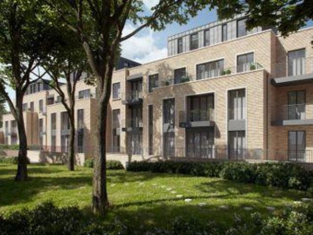 3 Bedrooms Flat for sale in Church Walk, London NW2
