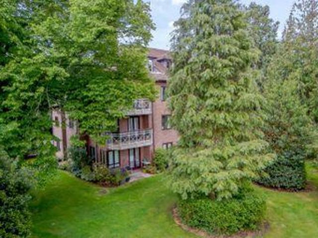 3 Bedrooms Flat for sale in Chesterford House, Southacre Drive, Cambridge CB2