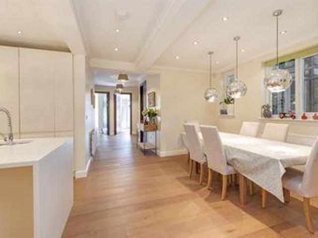 3 Bedrooms Flat for sale in Cholmley Gardens, London NW6