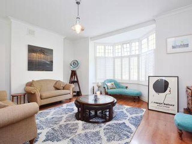 3 Bedrooms Flat for sale in Clapham Road, London SW9