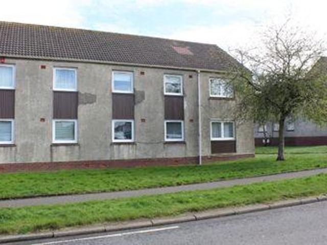 3 Bedrooms Flat for sale in Cruachan Place, Kilmarnock KA1