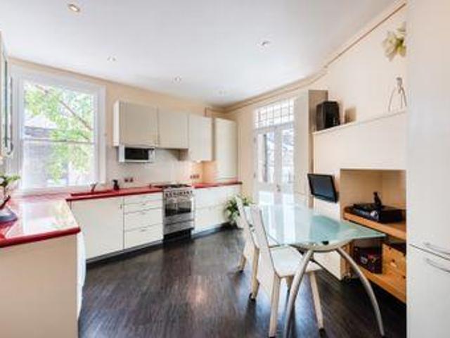 3 Bedrooms Flat for sale in Cremorne Road, London SW10