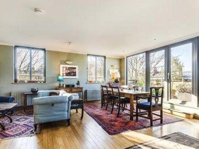 3 Bedrooms Flat for sale in Cubitt Street, London WC1X