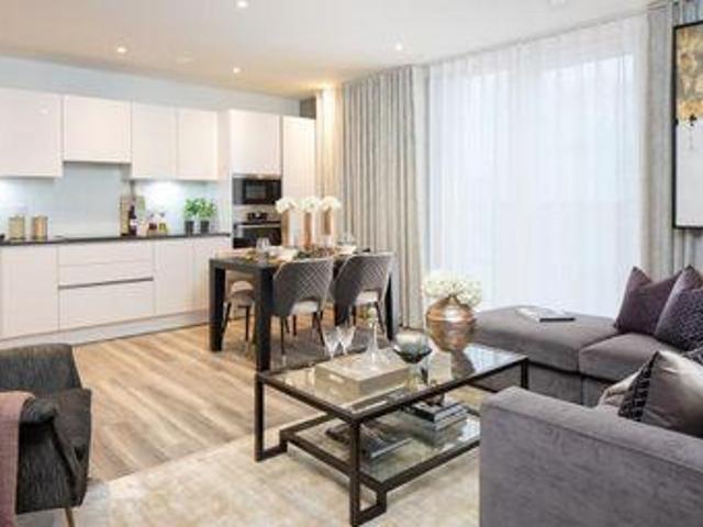 3 Bedrooms Flat for sale in ´´Andrewes House´´ at The Ridgeway, Mill Hill, London NW7