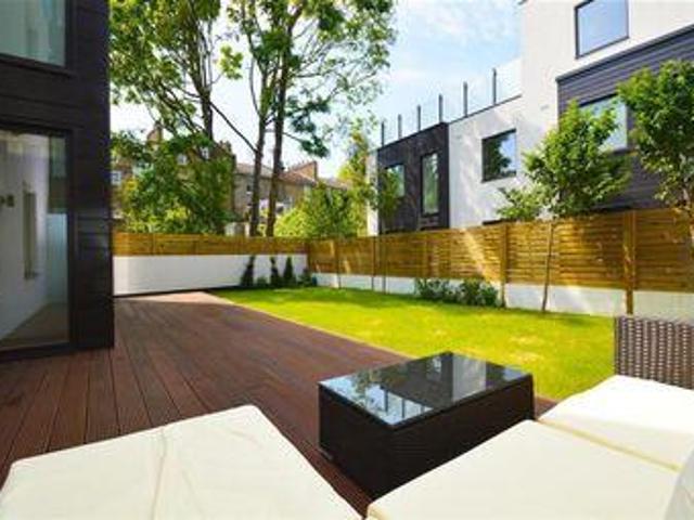 3 Bedrooms Flat for sale in Andre Street, Hackney E8