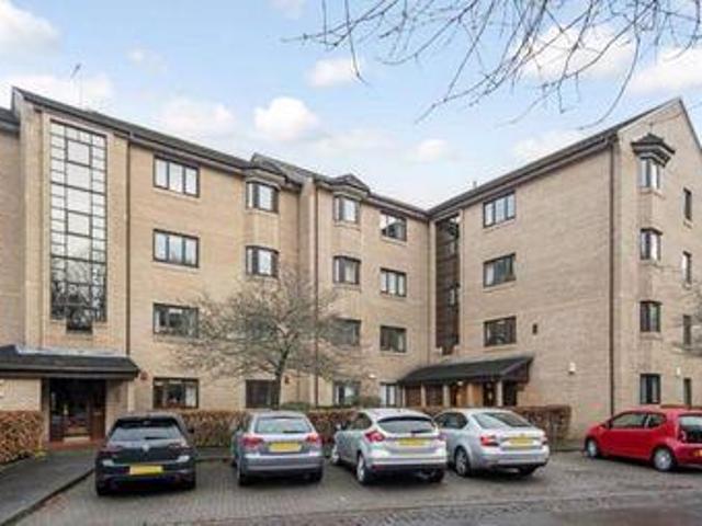 3 Bedrooms Flat for sale in Addison Road, Kirklee, Glasgow G12