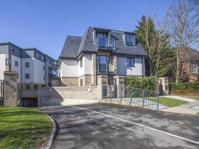 3 Bedrooms Flat for sale in Albion Court, Hope Close, Hendon NW4