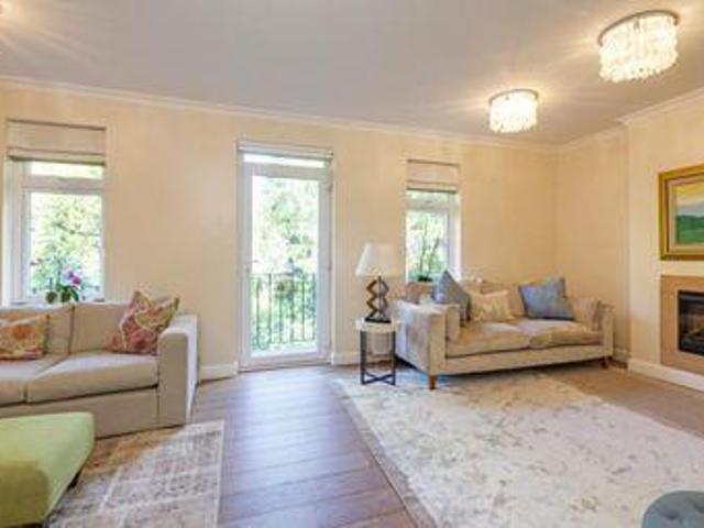 3 Bedrooms Flat for sale in Aldred Road, West Hampstead, London NW6
