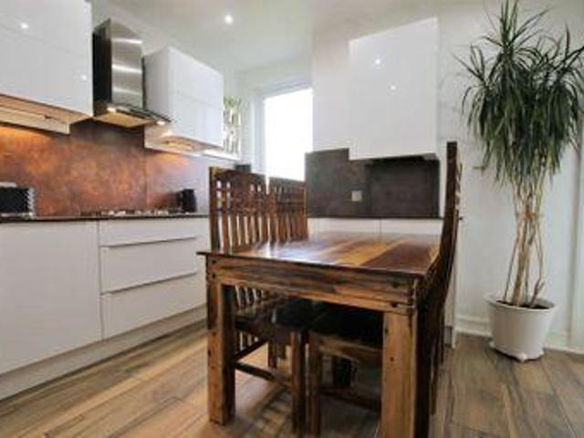 3 Bedrooms Flat for sale in Alexander Drive, Gorgie, Edinburgh EH11