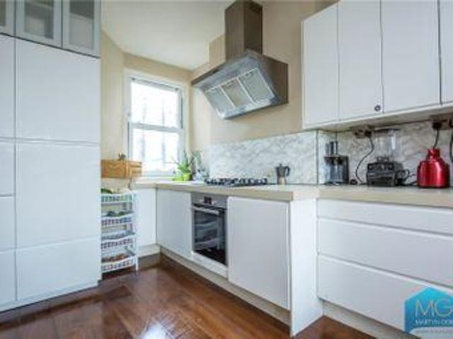3 Bedrooms Flat for sale in Alexandra Mansions, Middle Lane, London N8