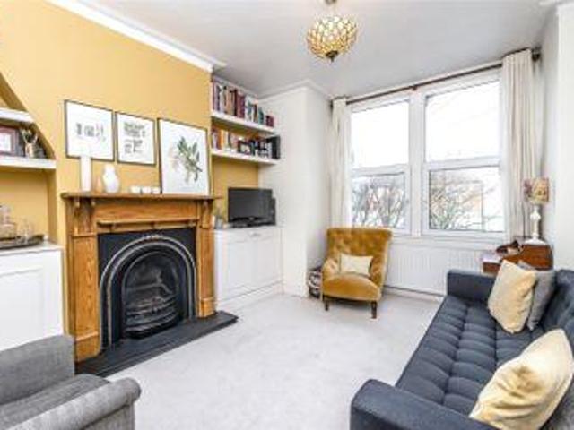 3 Bedrooms Flat for sale in Astonville Street, Southfields SW18