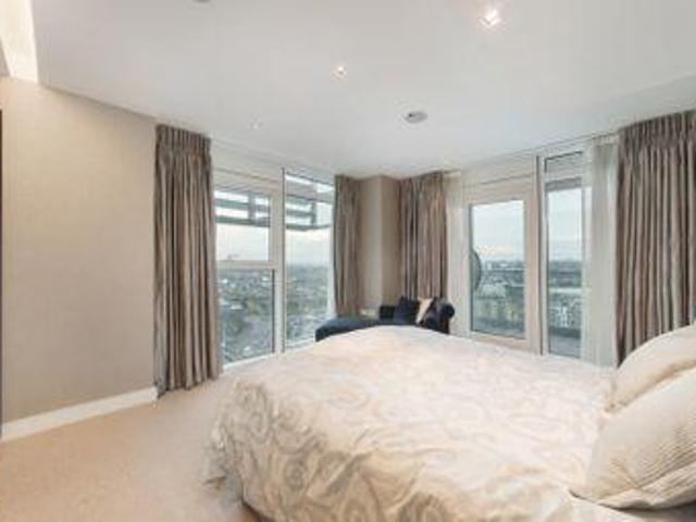 3 Bedrooms Flat for sale in Ascensis Tower, Juniper Drive, London SW18