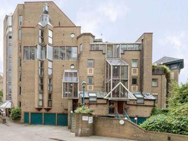 3 Bedrooms Flat for sale in Asher Way, London E1W