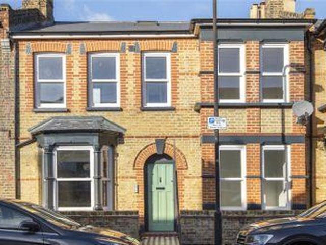3 Bedrooms Flat for sale in Atherden Road, London E5