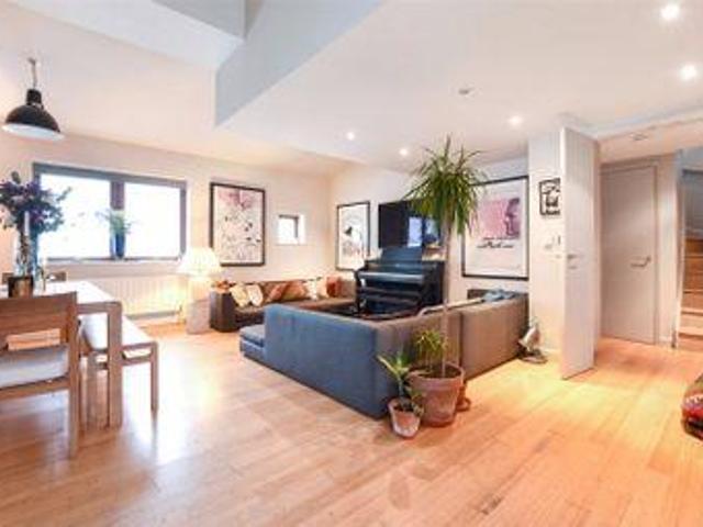 3 Bedrooms Flat for sale in Atlantic House, 14 Waterson Street, London E2