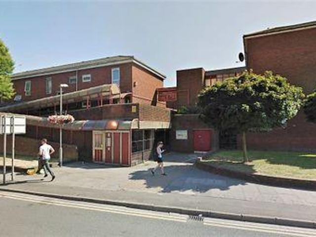 3 Bedrooms Flat for sale in Austin Road, Hayes UB3