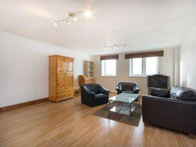 3 Bedrooms Flat for sale in Battersea, Battersea, London SW11