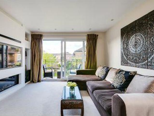 3 Bedrooms Flat for sale in Battersea Church Road, London SW11