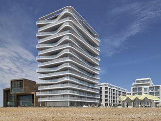 3 Bedrooms Flat for sale in Bayside Apartments, 62 Brighton Road, Worthing, West Sussex BN11