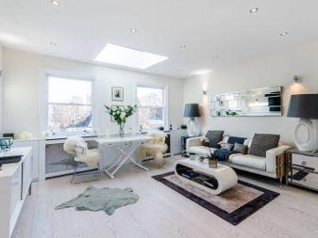 3 Bedrooms Flat for sale in Barclay Road, Fulham SW6