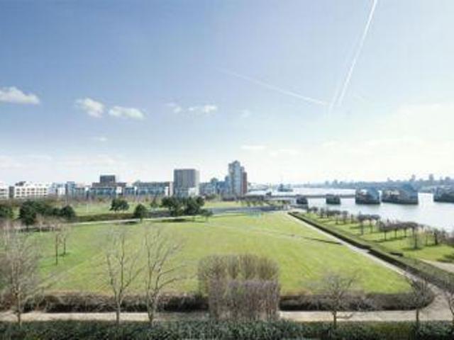 3 Bedrooms Flat for sale in Barrier Point Road, London E16