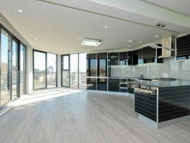3 Bedrooms Flat for sale in Basire Street, London N1