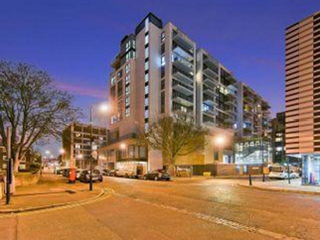 3 Bedrooms Flat for sale in Beechwood Road, Dalston, London E8
