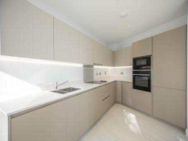 3 Bedrooms Flat for sale in Belmont Park, London SE13