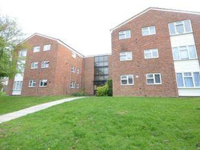 3 Bedrooms Flat for sale in Bruce Walk, Windsor, Berkshire SL4
