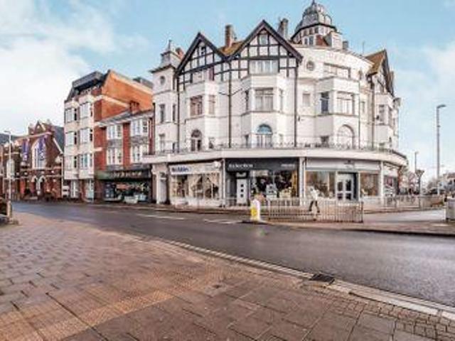 3 Bedrooms Flat for sale in Brighton Road, Worthing, West Sussex BN11