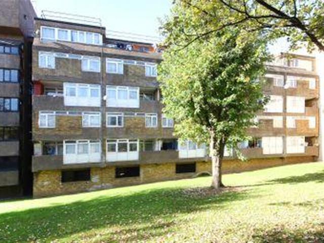 3 Bedrooms Flat for sale in Brockmer House, Crowder Street, London E1