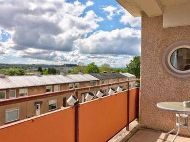 3 Bedrooms Flat for sale in Brownhill Road, Glasgow G43