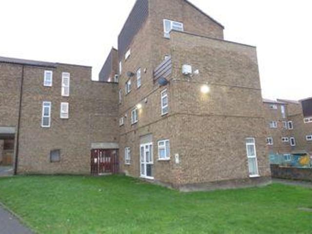 3 Bedrooms Flat for sale in Butterworth Path, Luton LU2