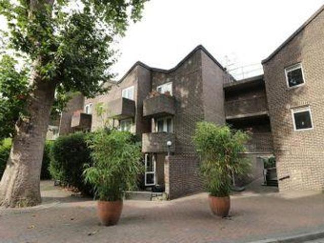 3 Bedrooms Flat for sale in Burlington Close, London W9