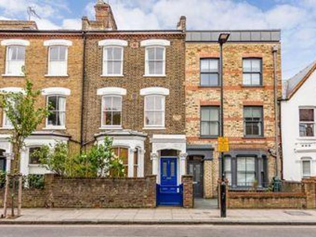 3 Bedrooms Flat for sale in Gillespie Road, Highbury, London N5