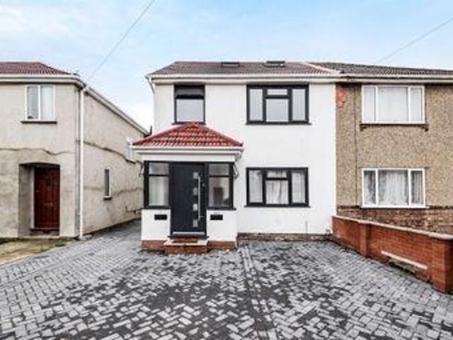 3 Bedrooms Flat for sale in Gledwood Avenue, Hayes UB4