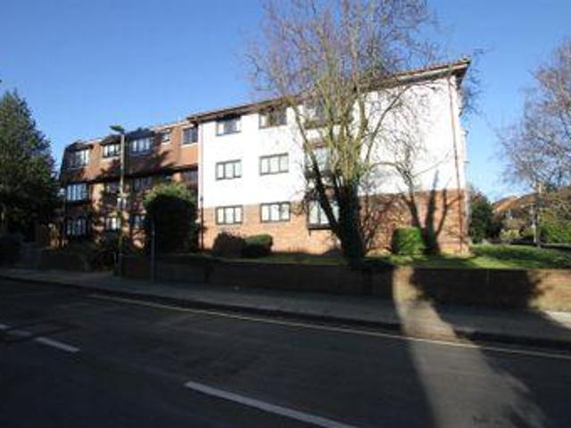 3 Bedrooms Flat for sale in Gloucester Road, New Barnet, Barnet EN5