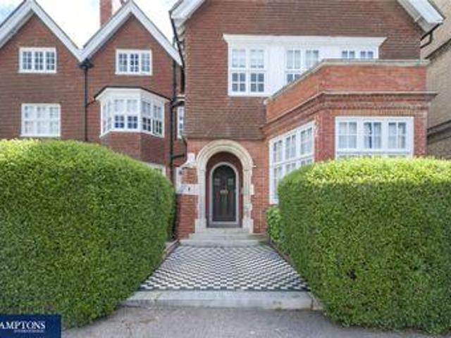 3 Bedrooms Flat for sale in Grand Avenue, Hove, East Sussex BN3