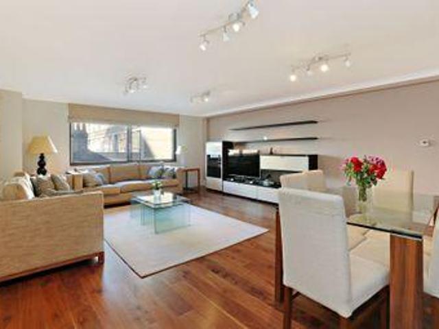 3 Bedrooms Flat for sale in Great Portland Street, London W1W
