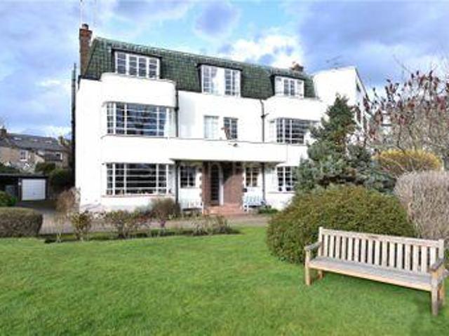 3 Bedrooms Flat for sale in Greenway Close, Finsbury Park, London N4